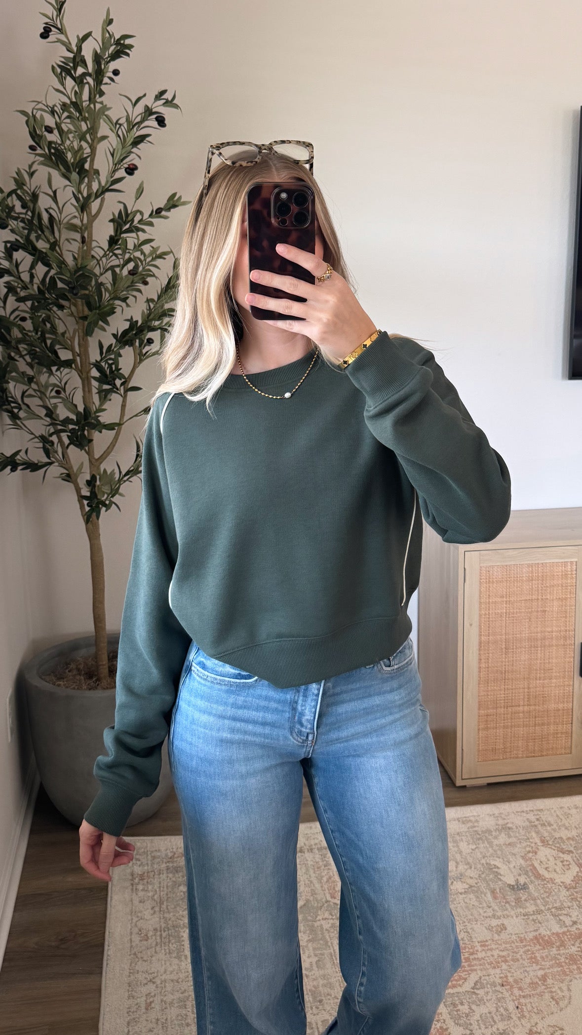 Cotton Cropped Crew / Dark Green – KAE Clothing