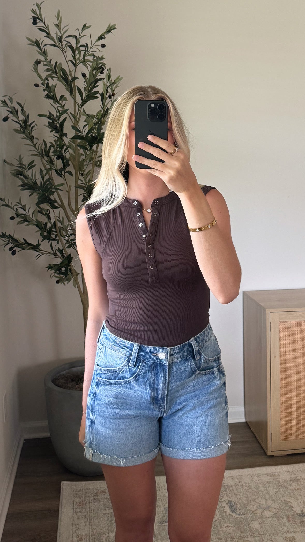 3 Colors / Henley Tank – KAE Clothing